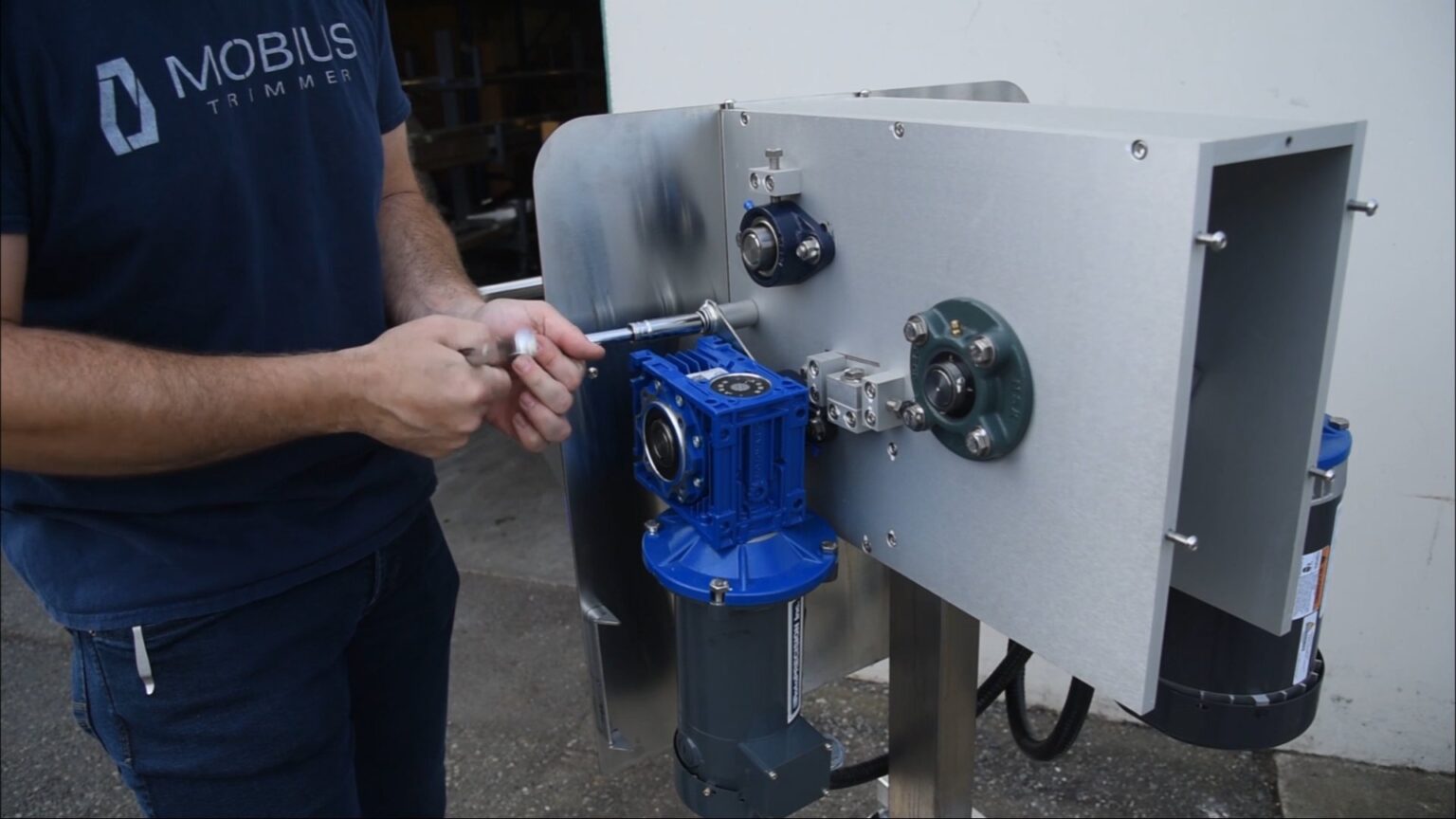 Changing The MBX Bucker Rolls - Mobius Trimmer