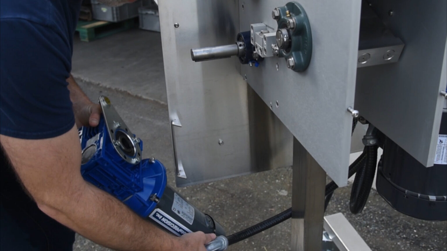 Changing The MBX Bucker Rolls - Mobius Trimmer