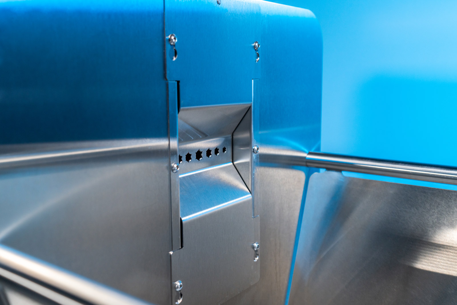 Cannabis Bucking Machine | Mobius MBX