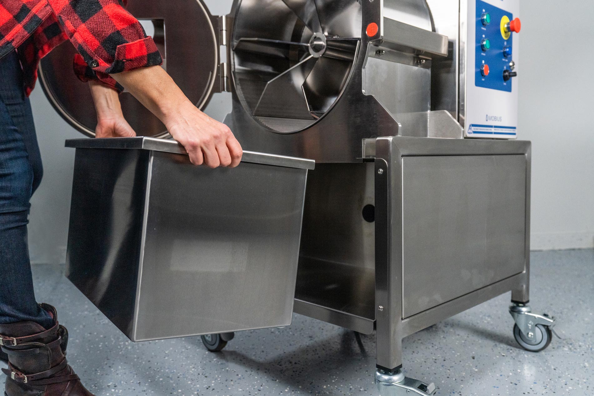 Industrial Cannabis Grinder | Mobius