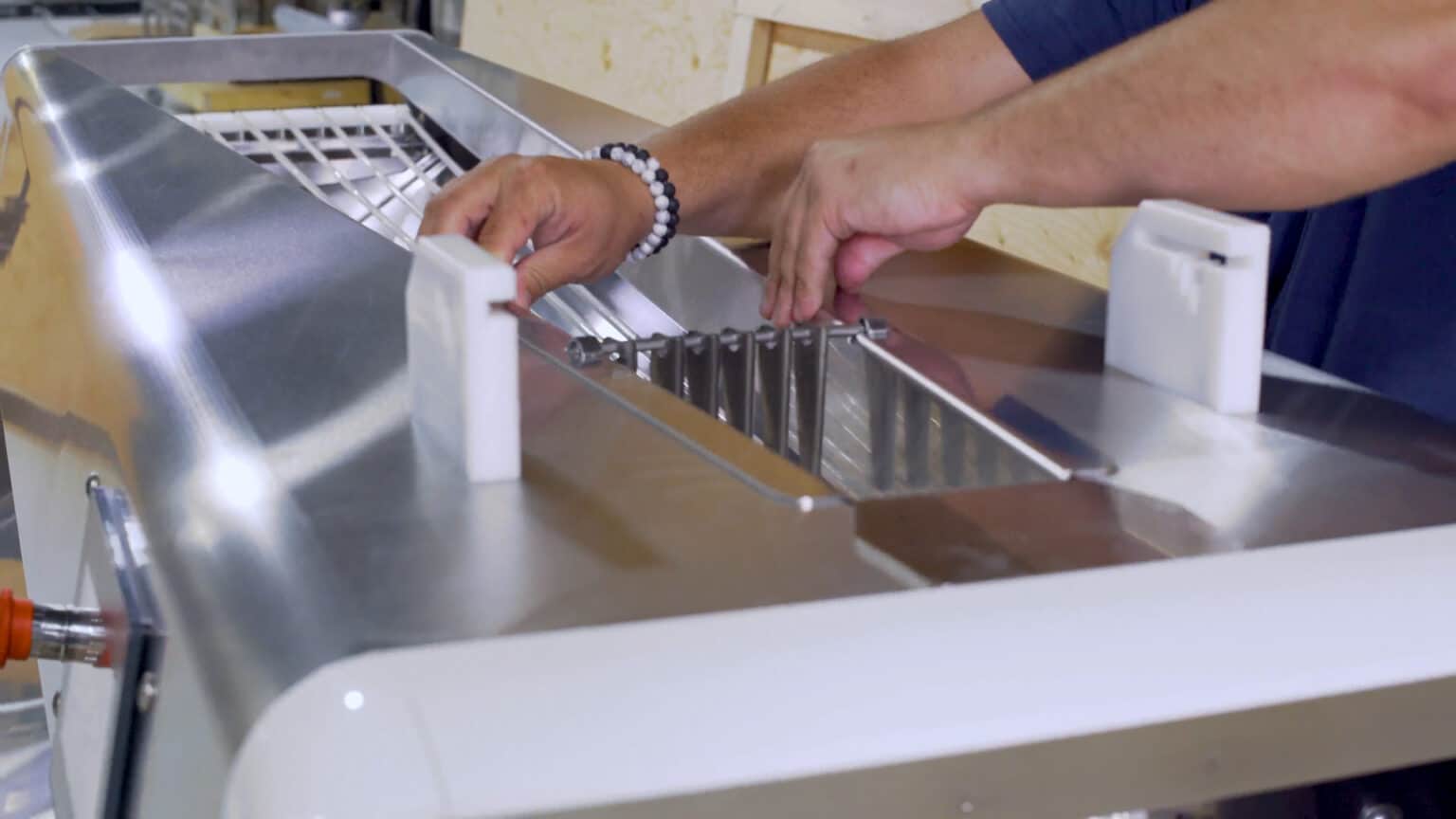 M9 Sorter Uncrating & Assembly - Mobius Trimmer