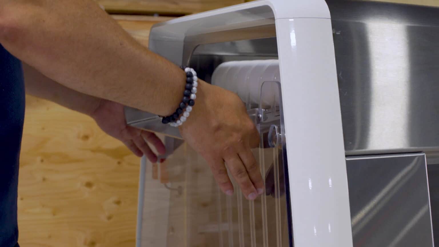 M9 Sorter Uncrating & Assembly - Mobius Trimmer