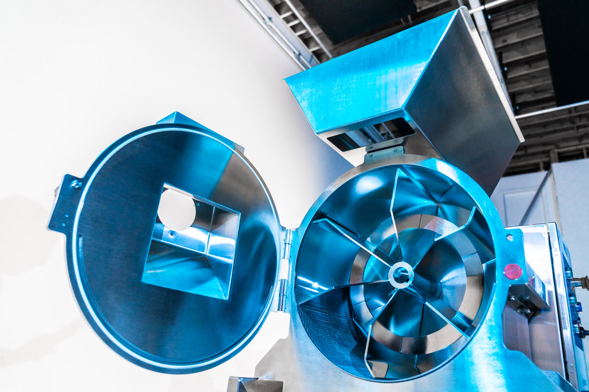 Industrial Cannabis Grinder | Mobius