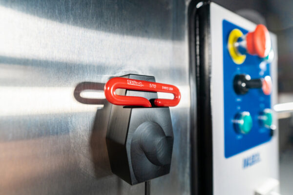 Cannabis Bucking Machine | Mobius MBX