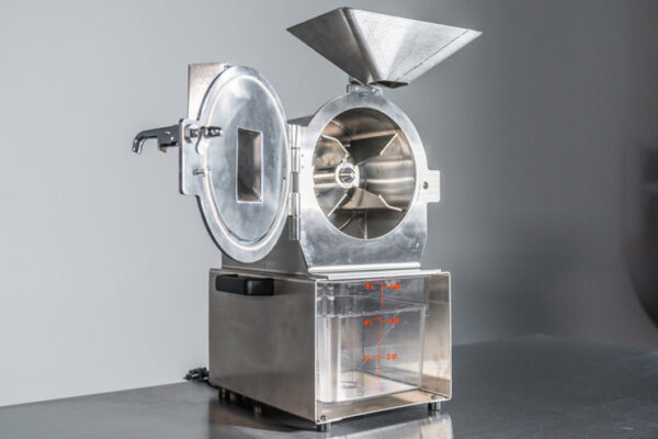 Industrial Cannabis Grinder | Mobius