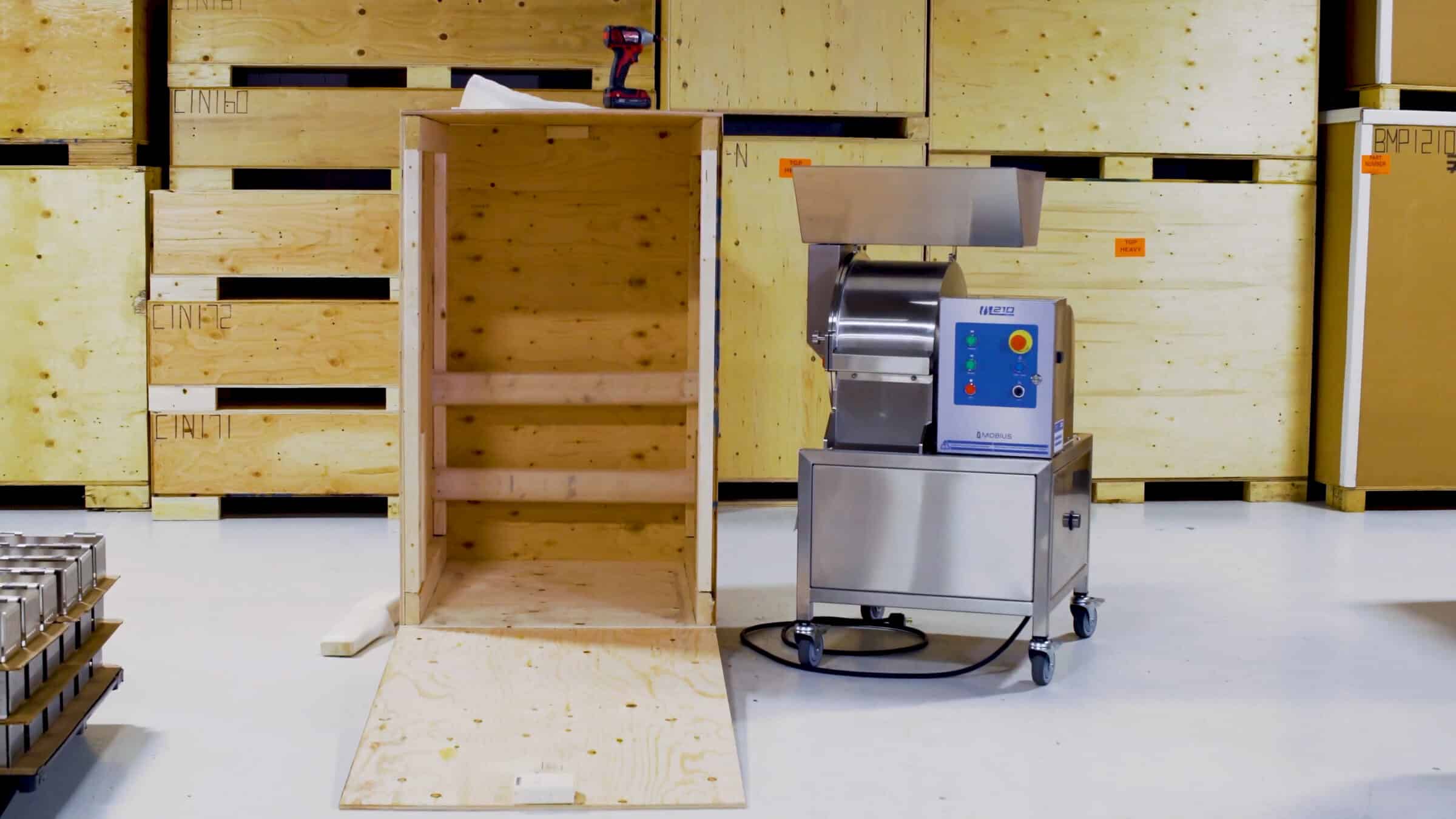 M210 Mill Uncrating & Assembly - Mobius Trimmer