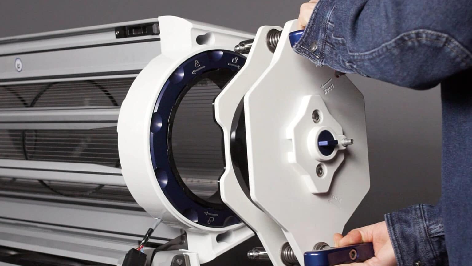 Tumbler Installation & Removal - Mobius Trimmer